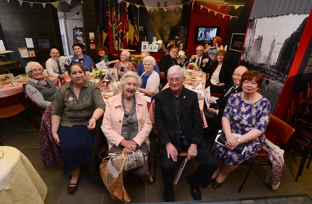 How to Throw a Party for an Elderly Loved One